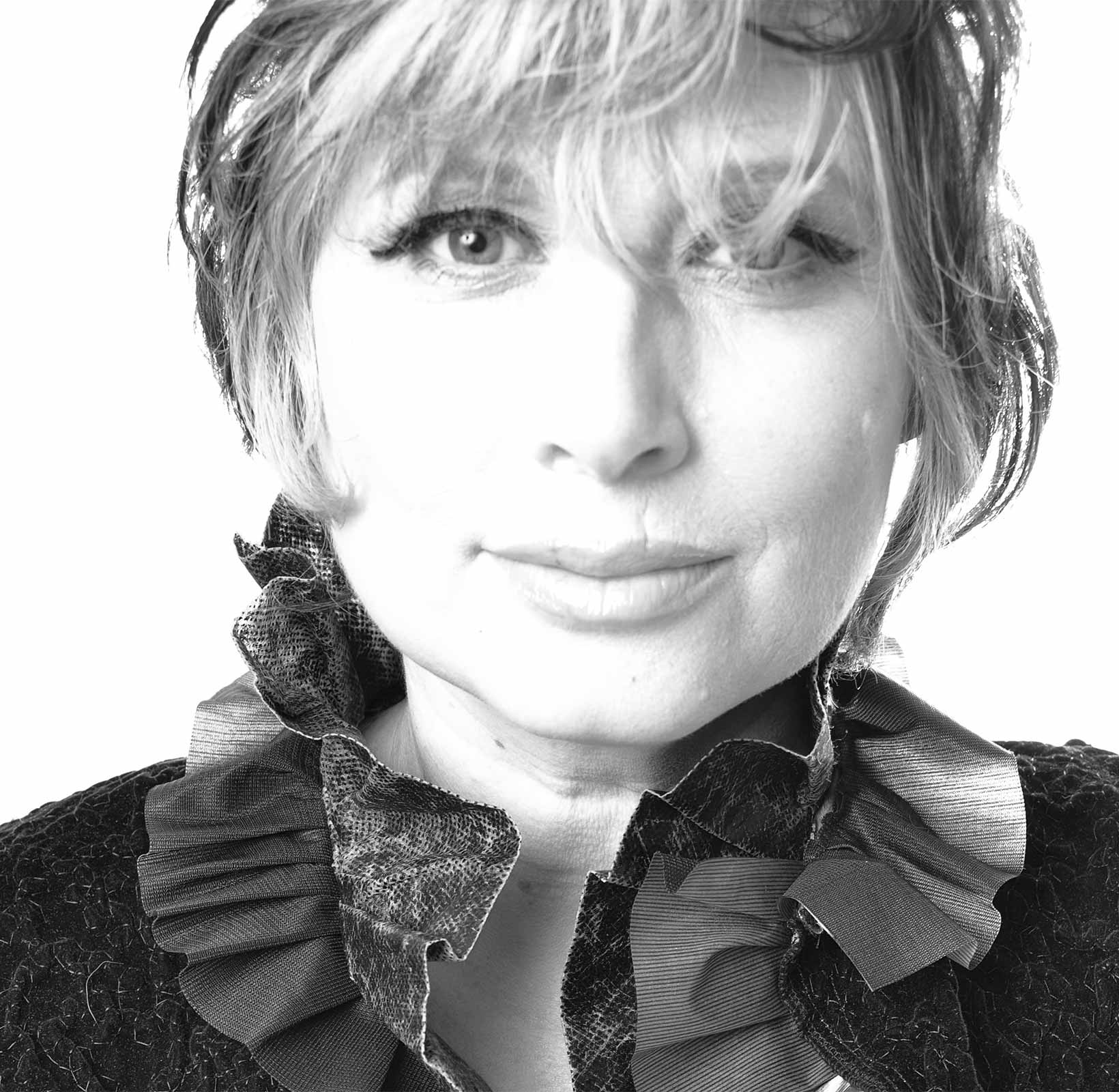 Dr-Laura-Henkel-head-shot-1600x1640w - Art Provocateur Gallery